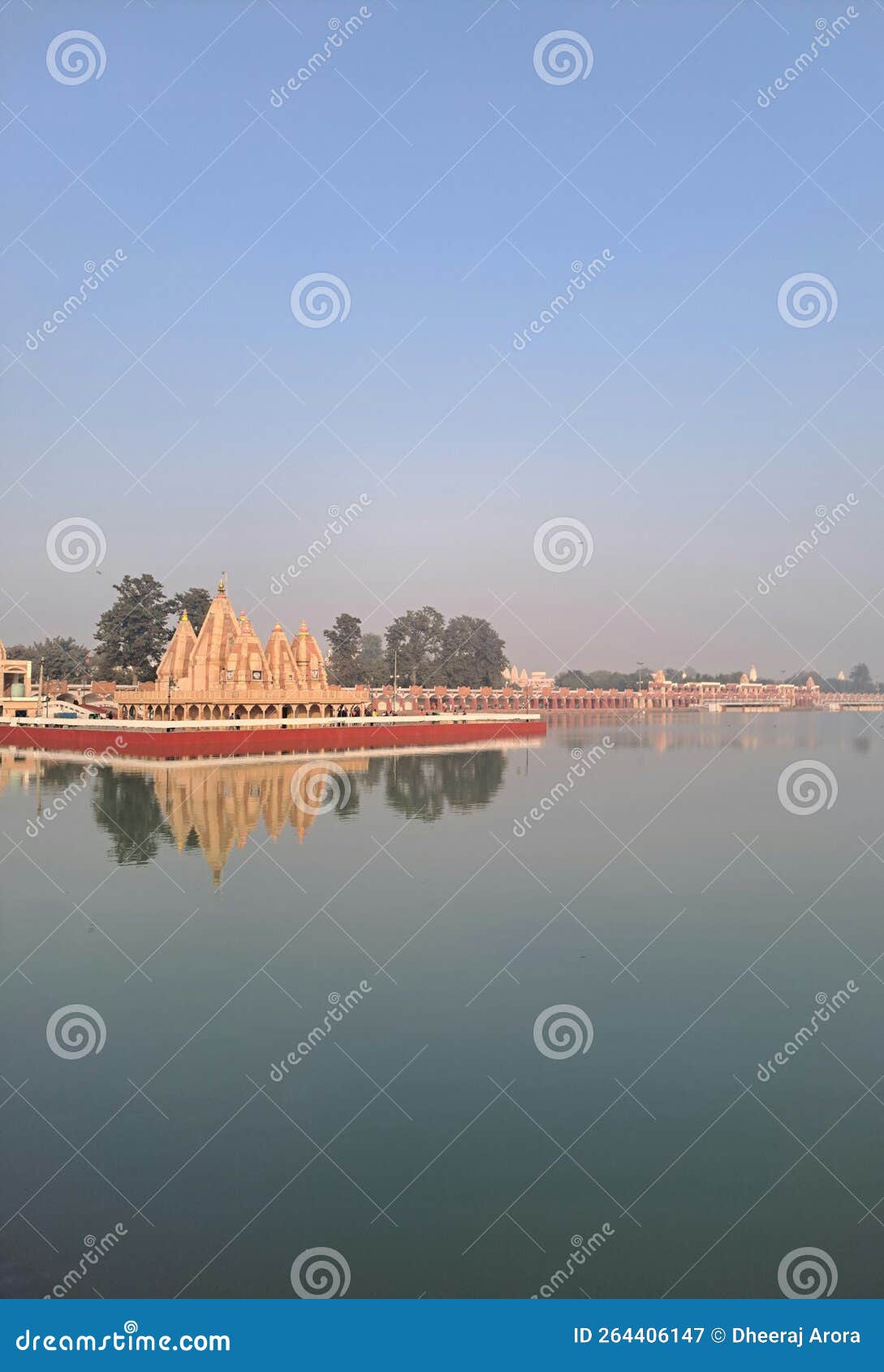 Shri Sarveshwar Mahadev Temple at Brahma Sarovar Editorial Photography ... Shri Sarveshwar Mahadev Temple at Brahma Sarovar Editorial Photography ...