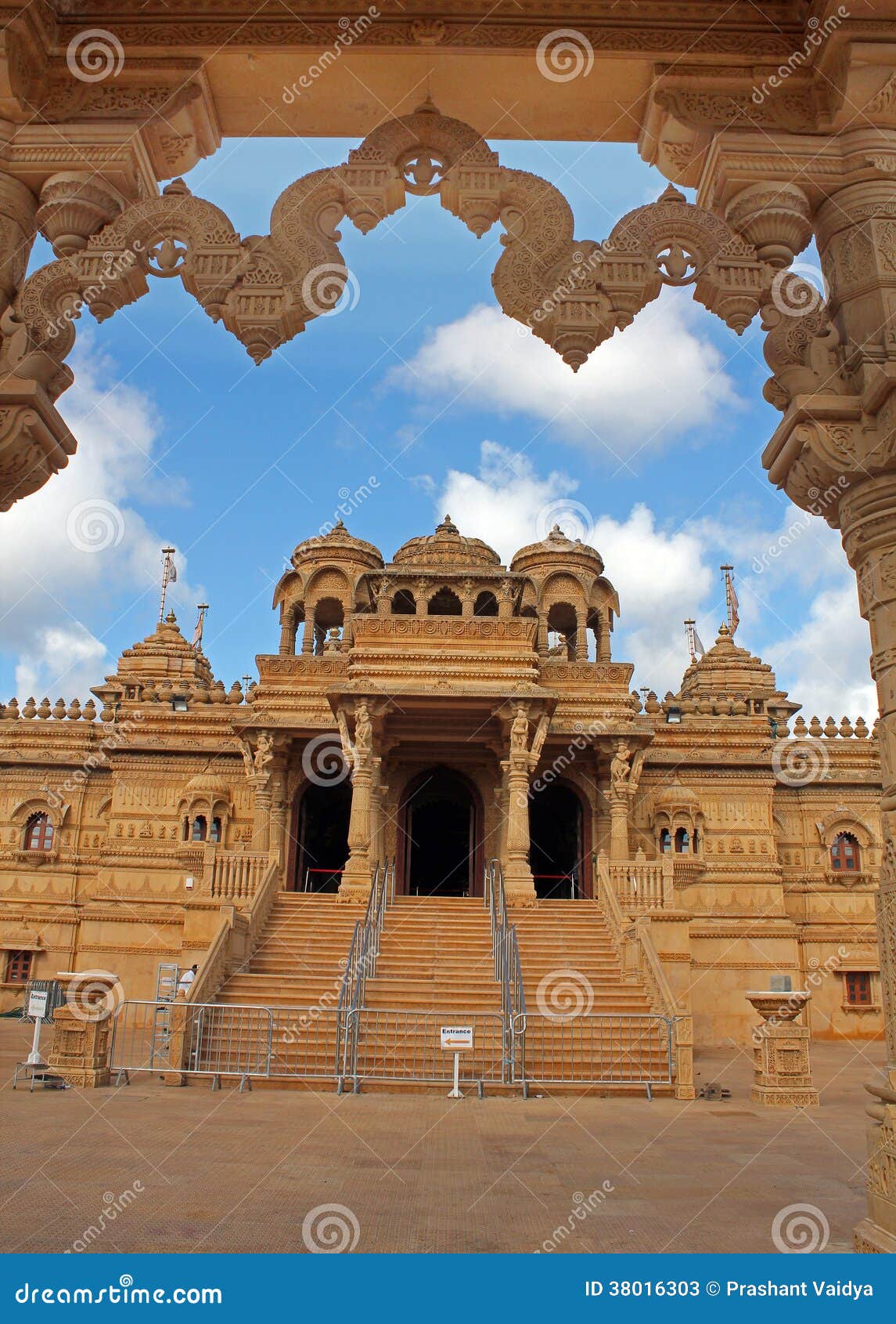Shri Vallabh Nidhi Temple, Wembly Foto de Stock Editorial - Imagem de ...