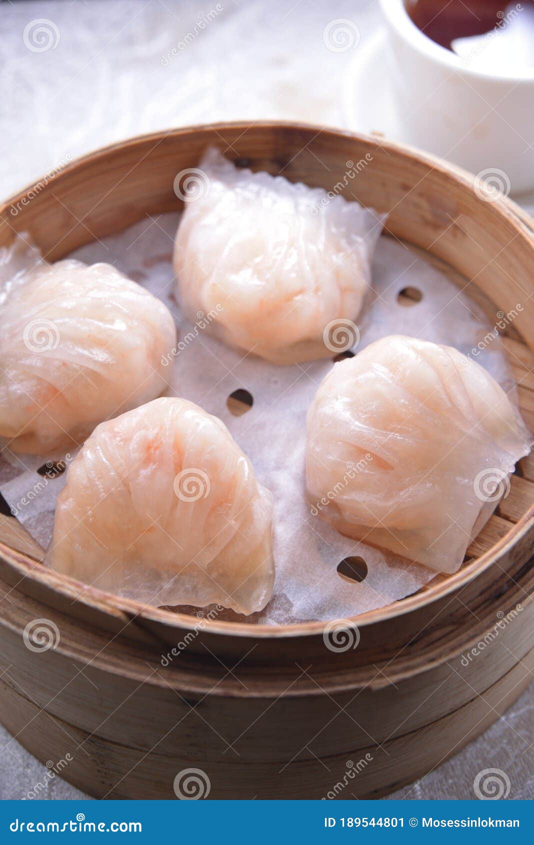 Shrimp shumai dumpling stock image. Image of sheet, seafood - 189544801