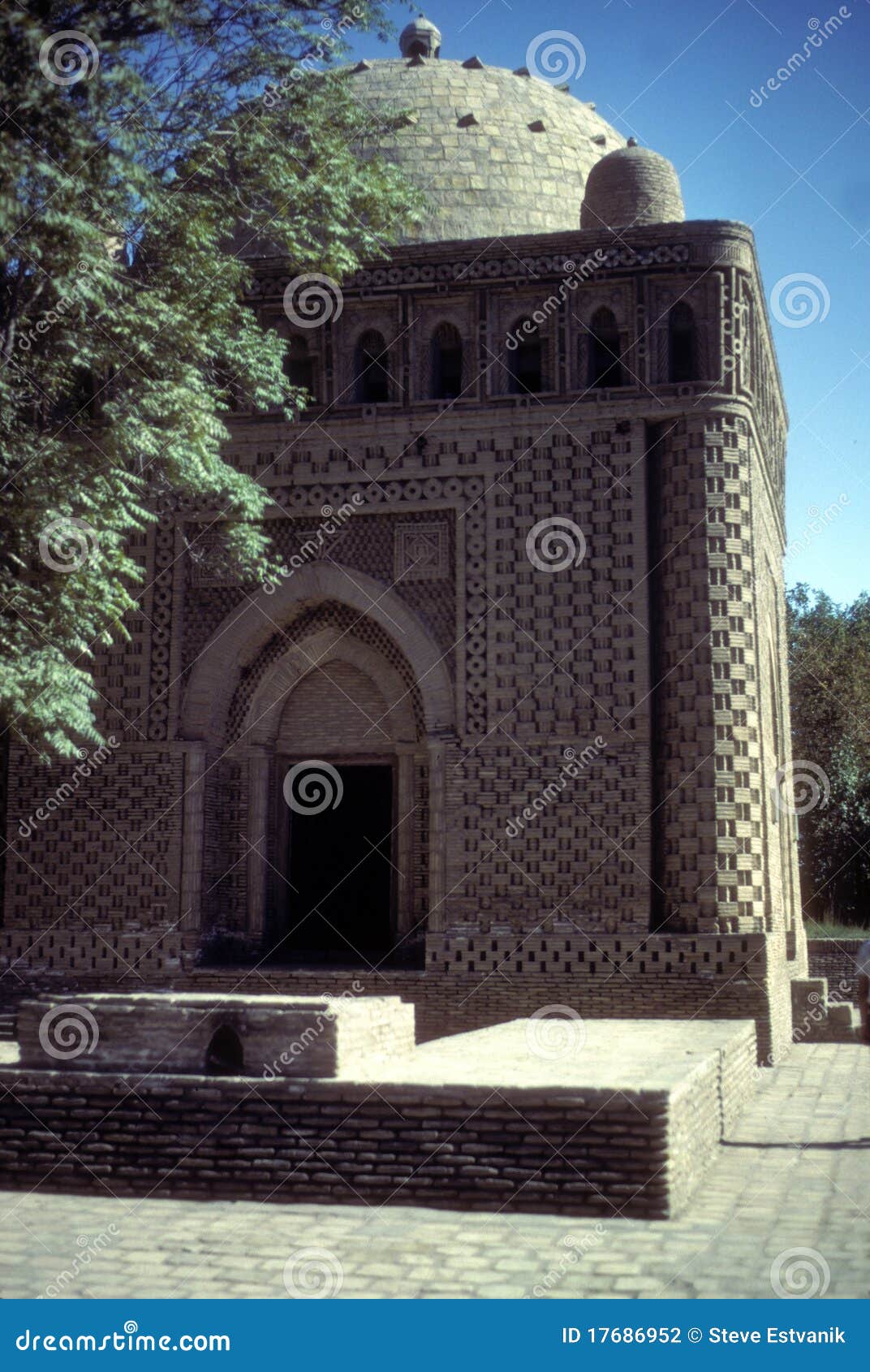 Shrine of Ismail Samani stock photo. Image of muslim - 17686952