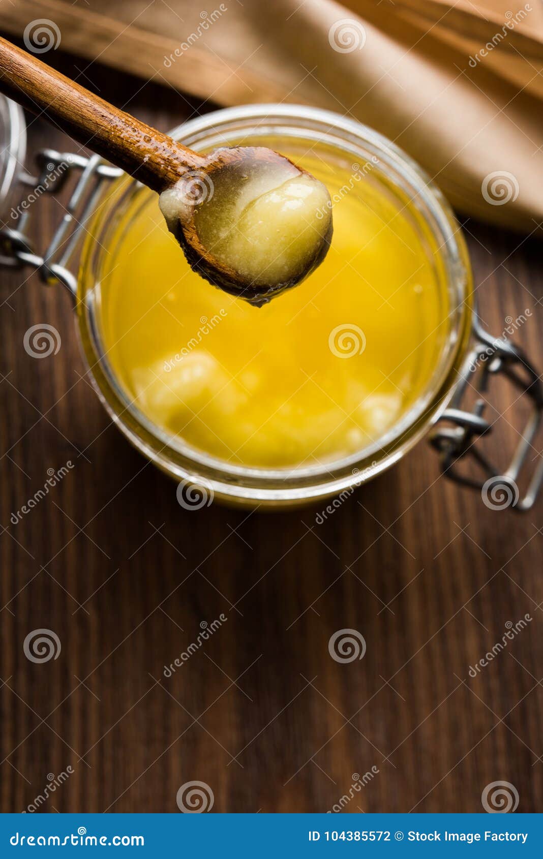 Shuddha Desi Ghee O Mantequilla Aclarada Foto de archivo - Imagen de ...