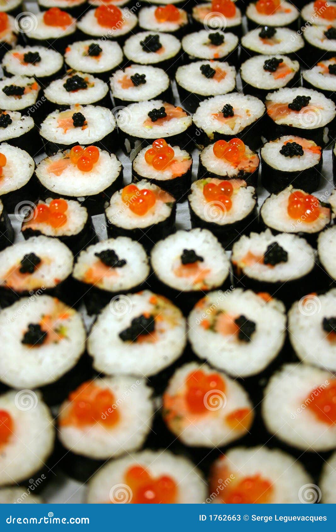 Shushi 3 imagen de archivo. Imagen de agrio, postre, pescados - 1762663