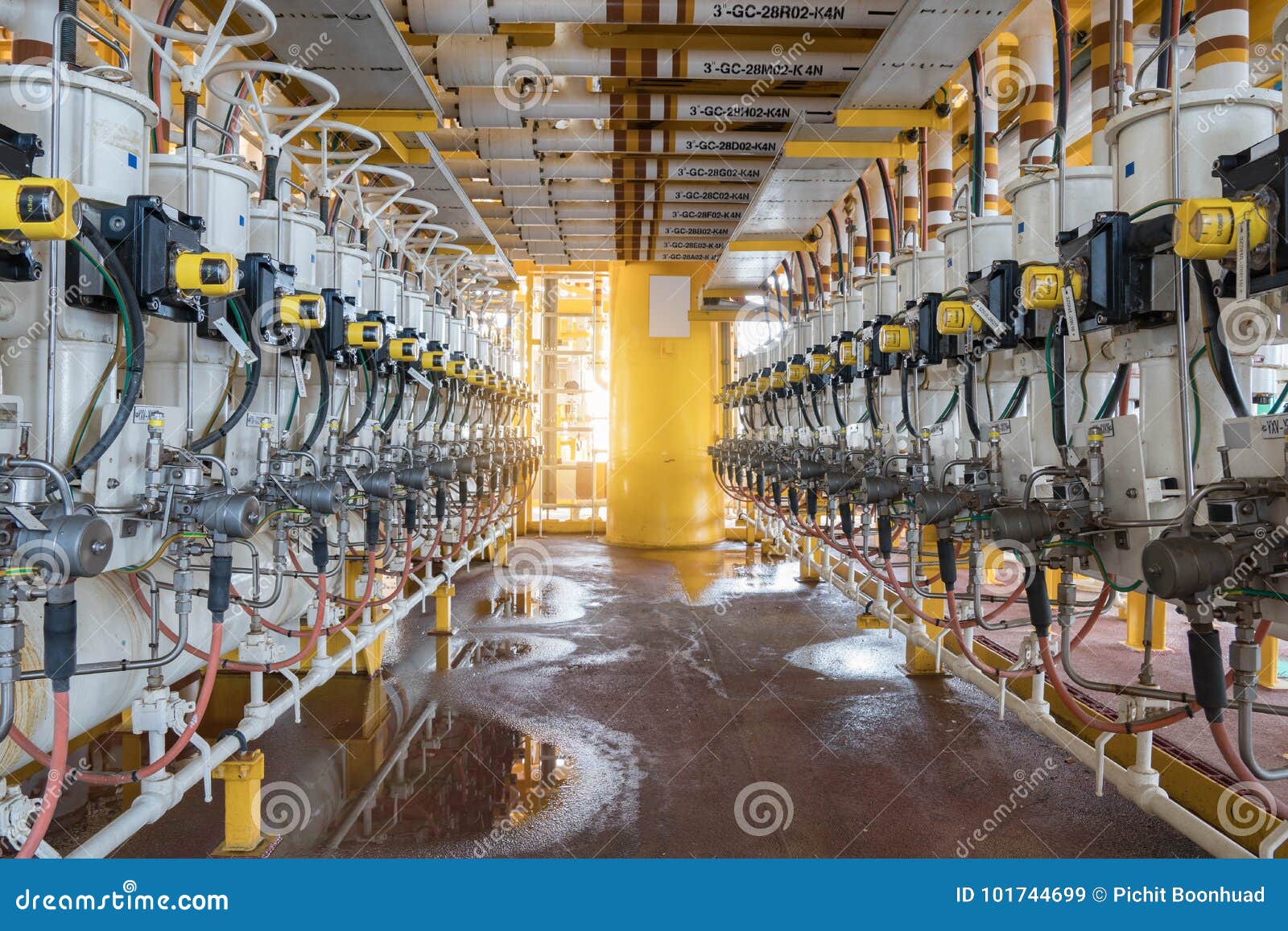 Test Separator At Offshore Oil And Gas Wellhead Remote Platform For ...