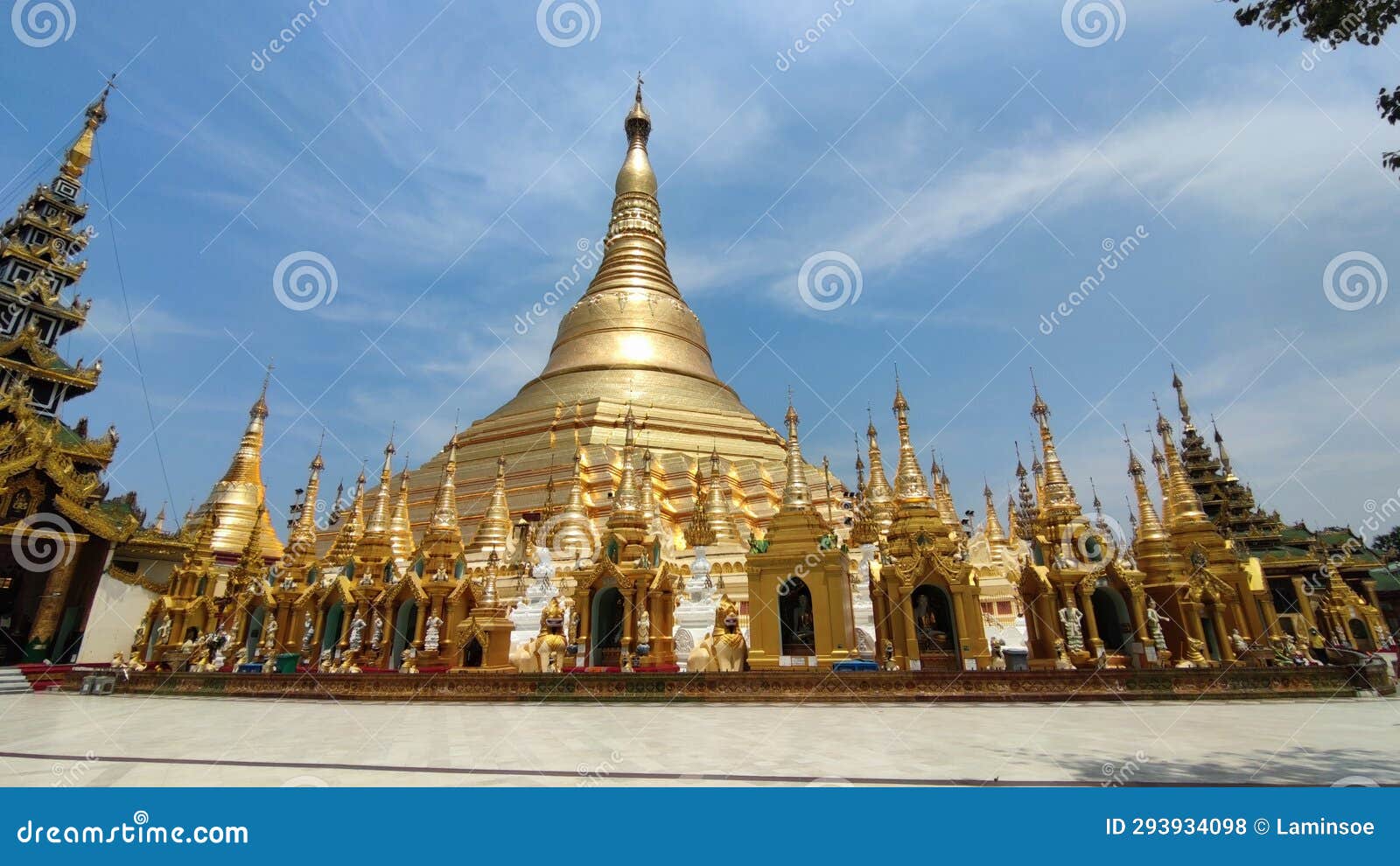 Shwe Dagon Pagoda at Yangon City Stock Photo - Image of pagoda, city ...
