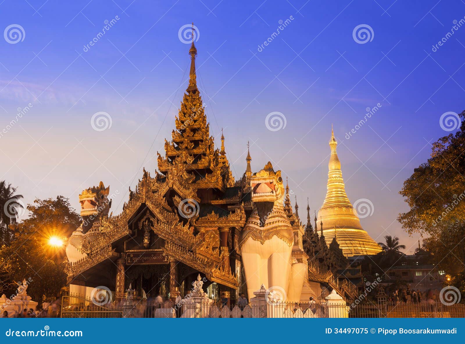 Shwedagon-Pagode in Rangun, Myanmar (Birma). Stockbild - Bild von ...