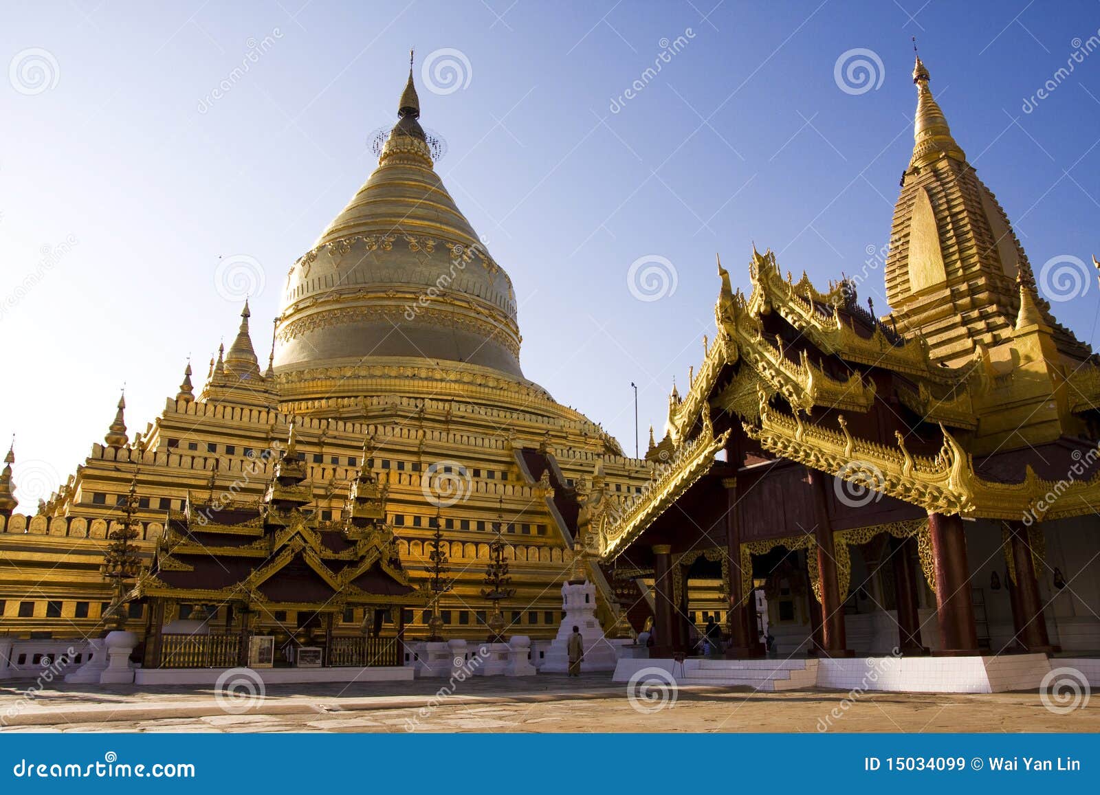 Shwezigon Bagoda - Bagan stock image. Image of background - 15034099