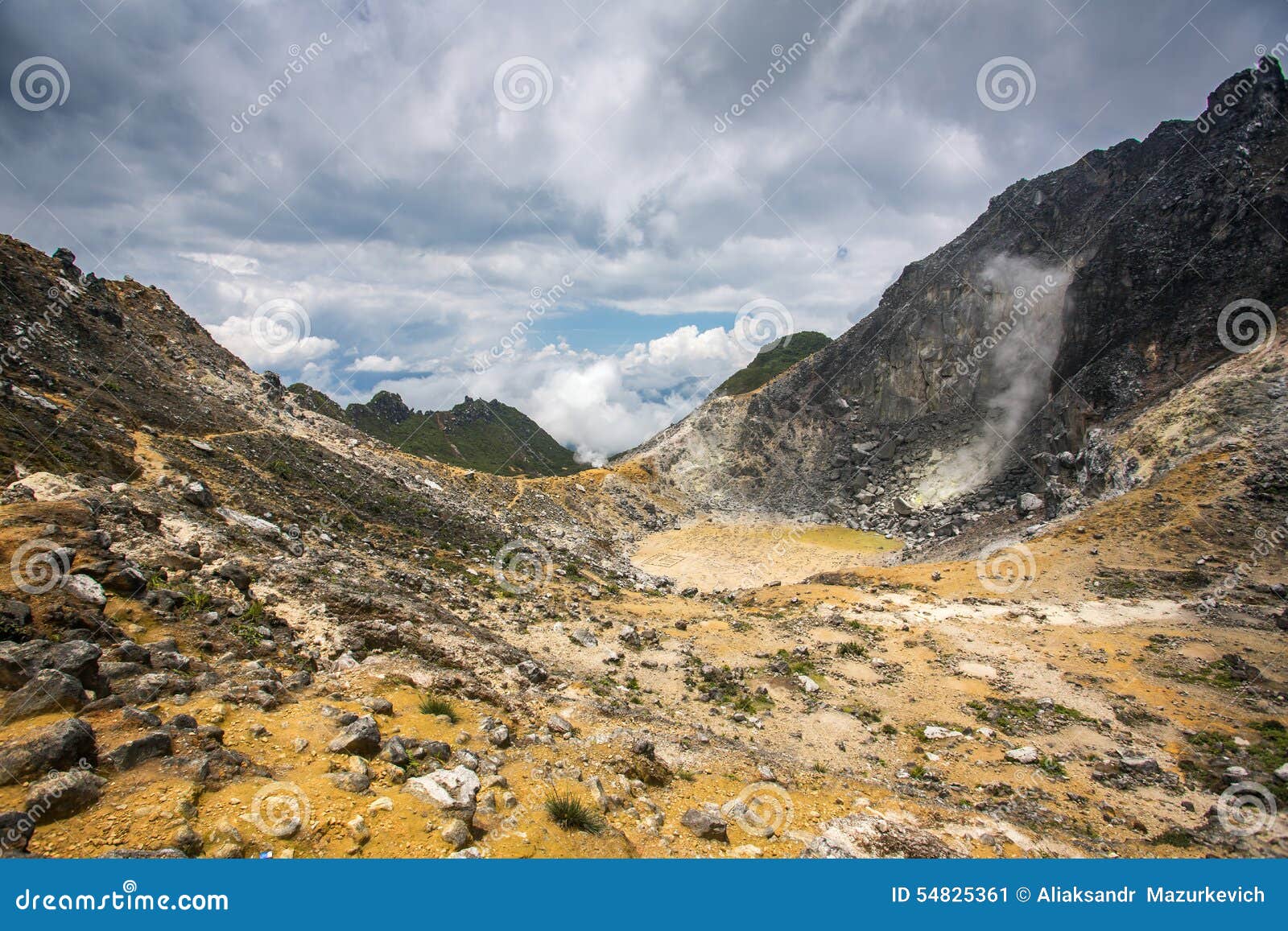 Sibayak-Vulkan Nahe Berastagi in Nord-Sumatra Stockbild - Bild von ...