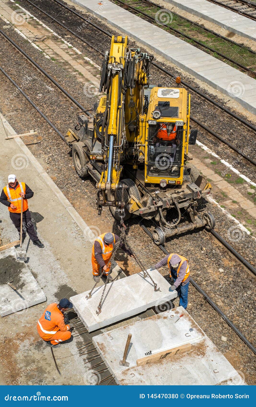 Workers Working at Central Railway Station Editorial Image - Image of ...