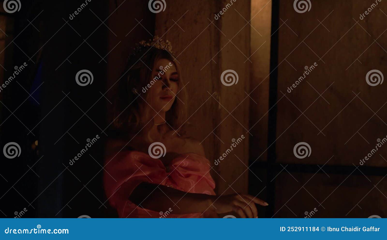 Sick Princess Fell To the Ground after Drinking a Potion Drunk from Her ...