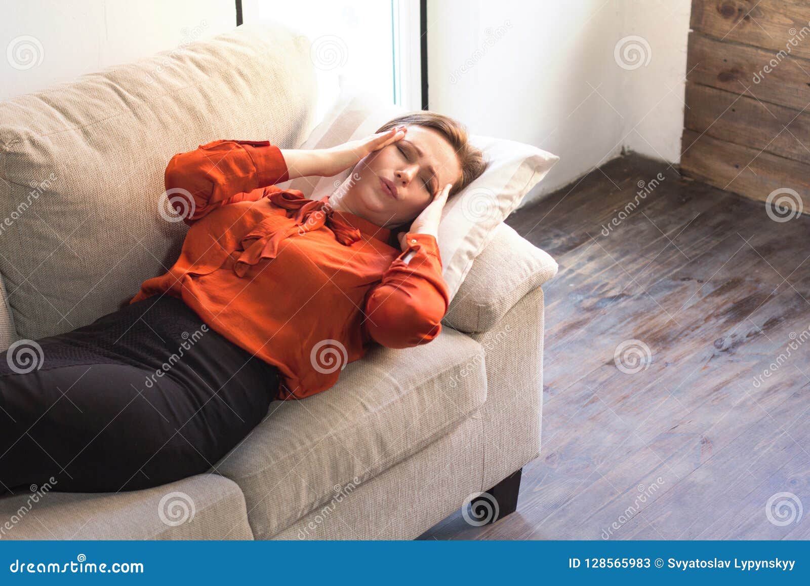 Beautiful Lady Having Rest On Sofa Stock Image Image Of Sofa Laying 128565983