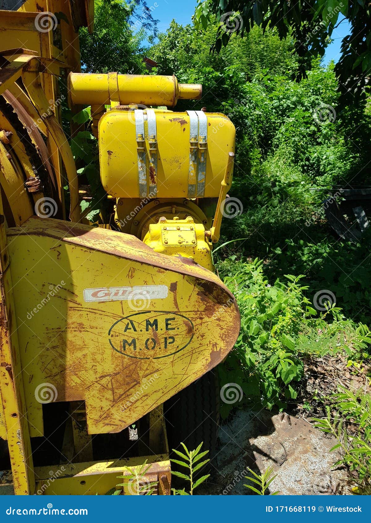 Side of an Abandoned and Rusting Industrial Yellow Machine Editorial ...
