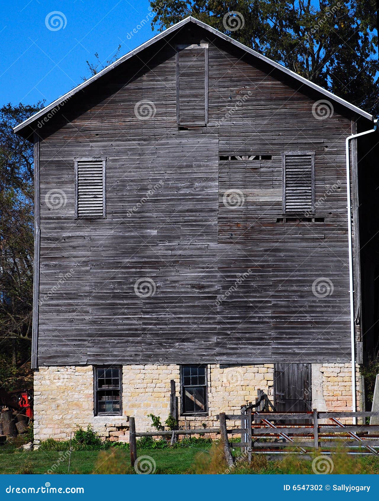 Side of the Barn stock photo. Image of appearance, grey - 6547302