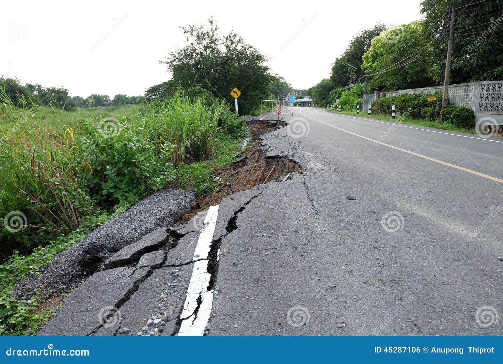 Side Broken Asphalt Road Collapsed Fallen Flood Stock Photos - Free ...