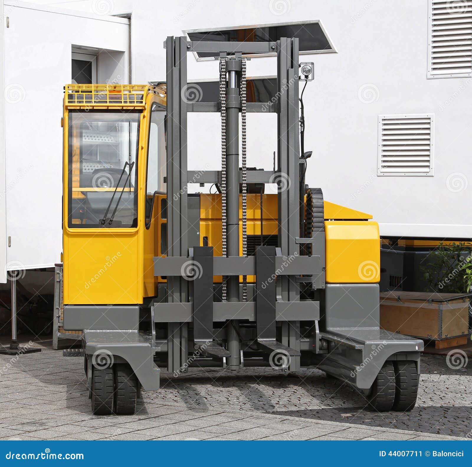 Side Loader Forklift Royalty-Free Stock Photo | CartoonDealer.com #44007711
