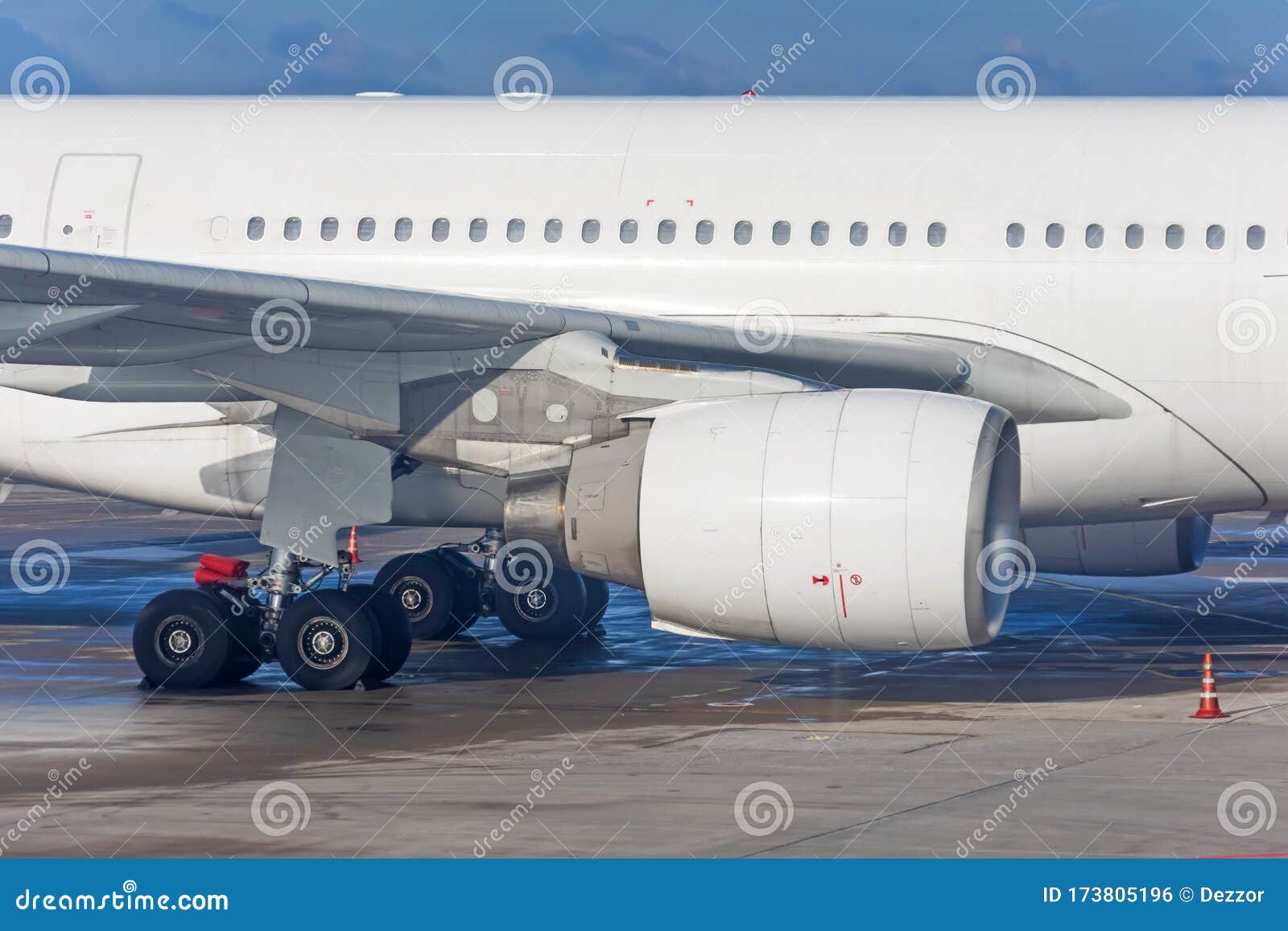 Airplane Chassis Royalty-Free Stock Photo | CartoonDealer.com #25825635