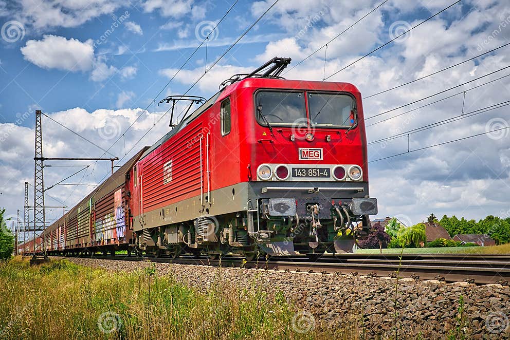 Side View of a Class 143 Freight Train from MEG through Dedensen ...
