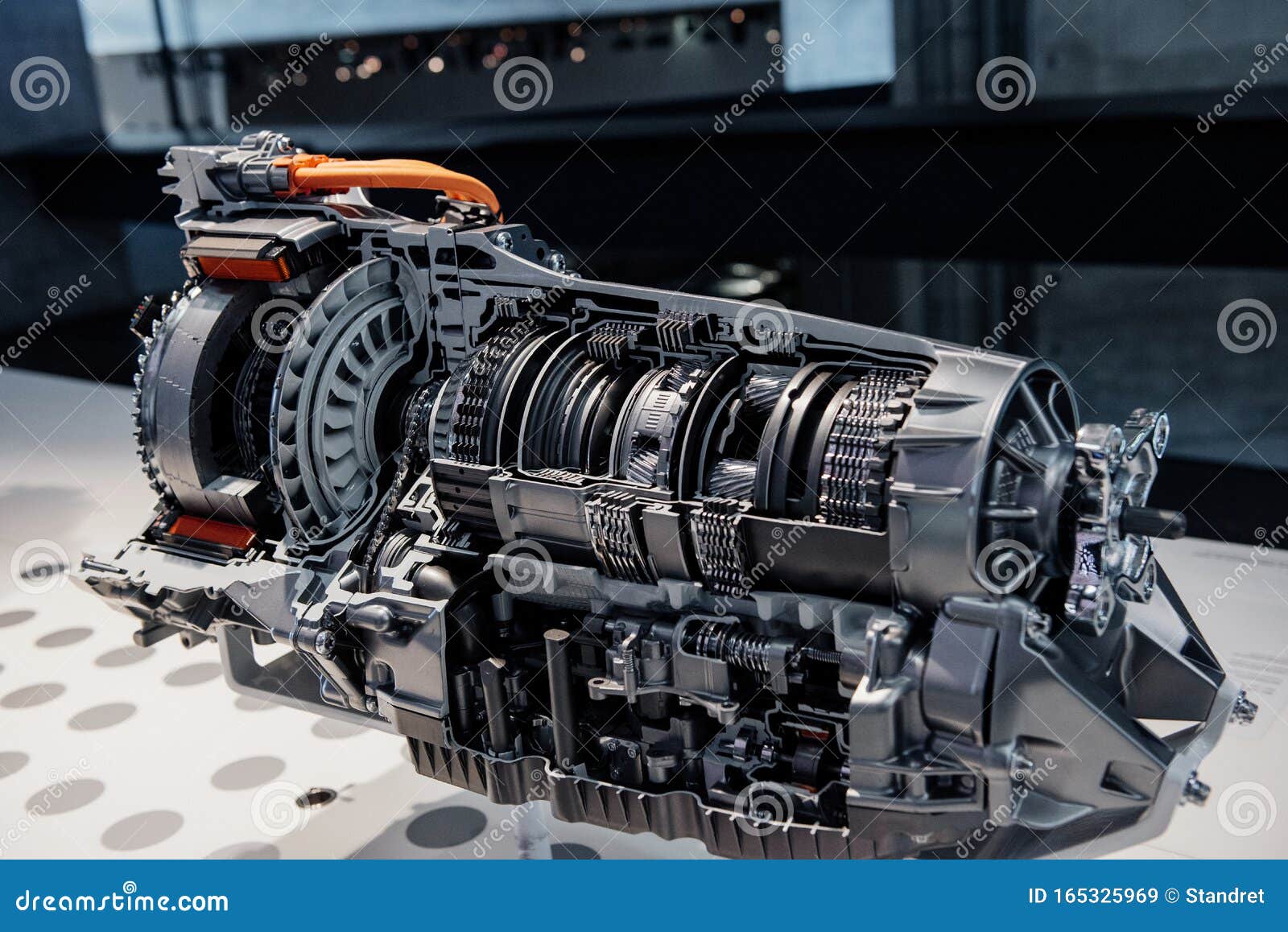 Side View Cross Section of Automatic Transmission Gearbox Stock Image ...