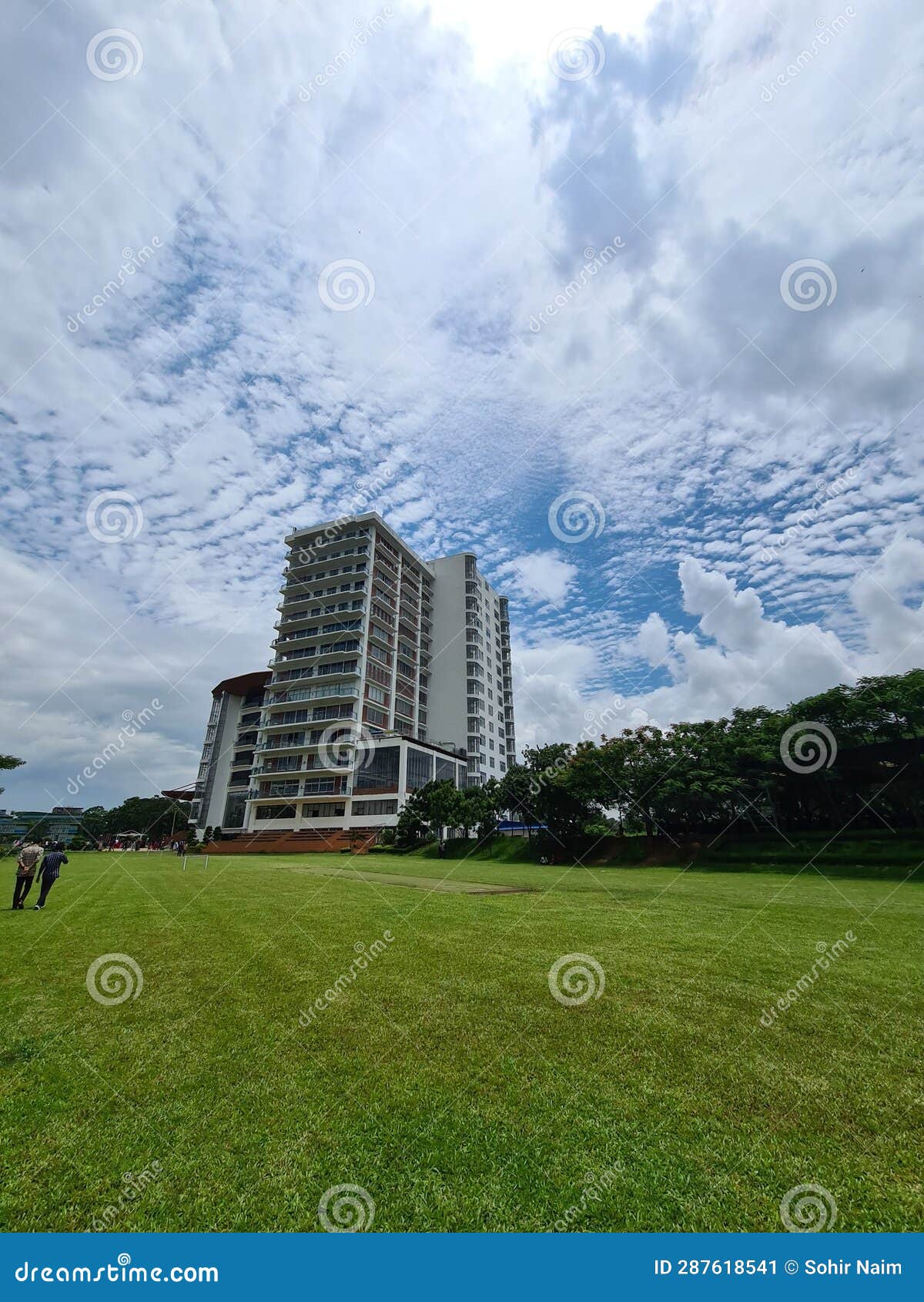 Side View of Daffodil International University Stock Image - Image of ...