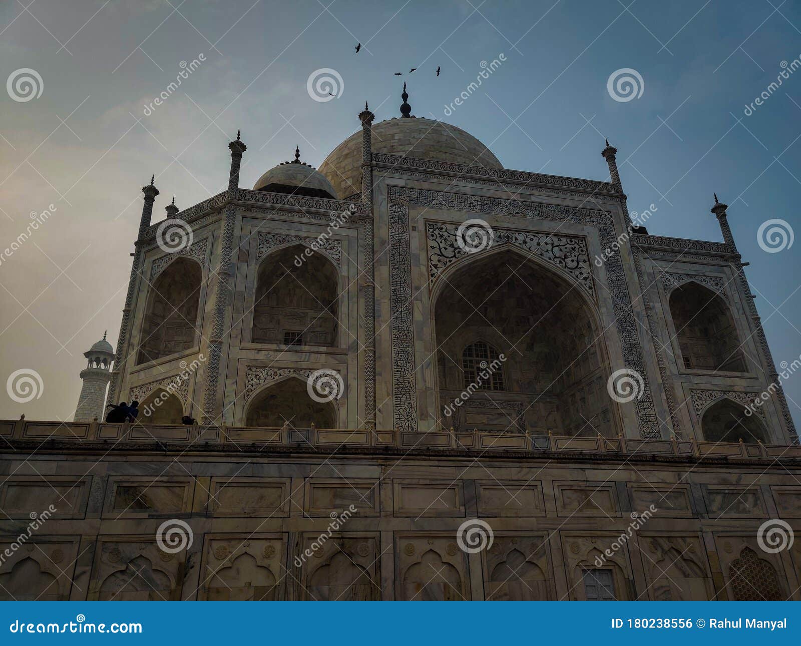 Side View of the Facade of the Taj Mahal Stock Photo - Image of ...