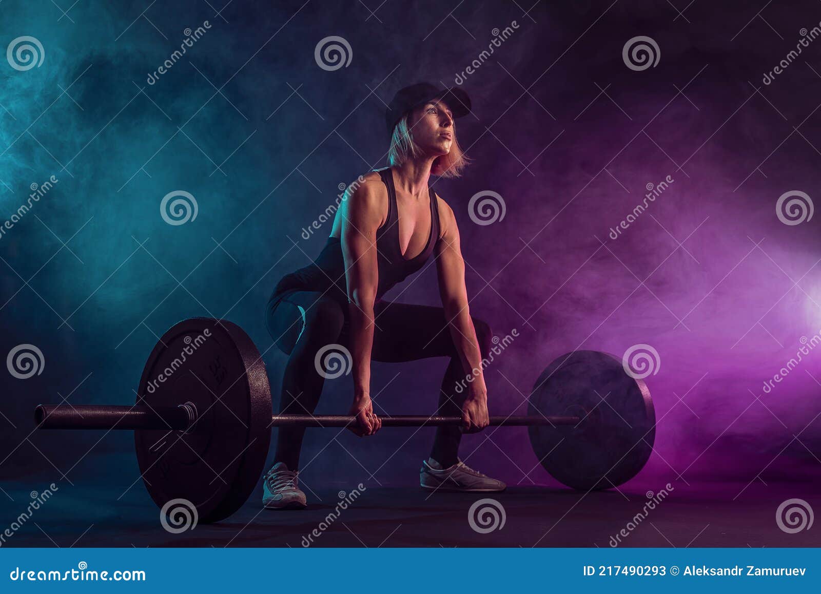 Side View of Female Bodybuilder Doing Deadlift Using Barbell. Sr Stock ...