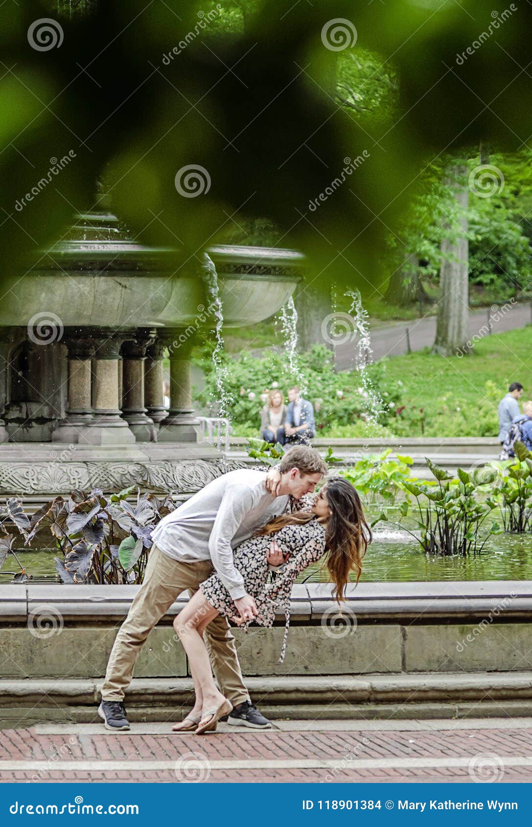 Romantic Couple by Fountain in New York City Stock Photo - Image of ... Romantic Couple by Fountain in New York City Stock Photo - Image of ...