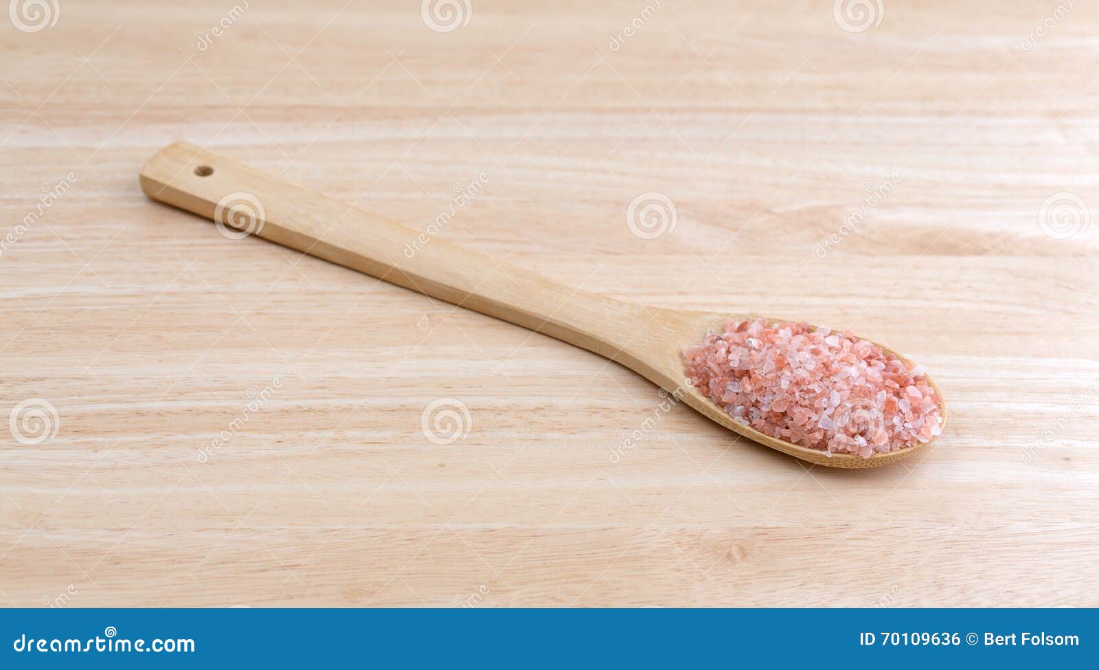 Side View of Himalayan Pink Salt on a Wood Spoon Stock Photo - Image of ...