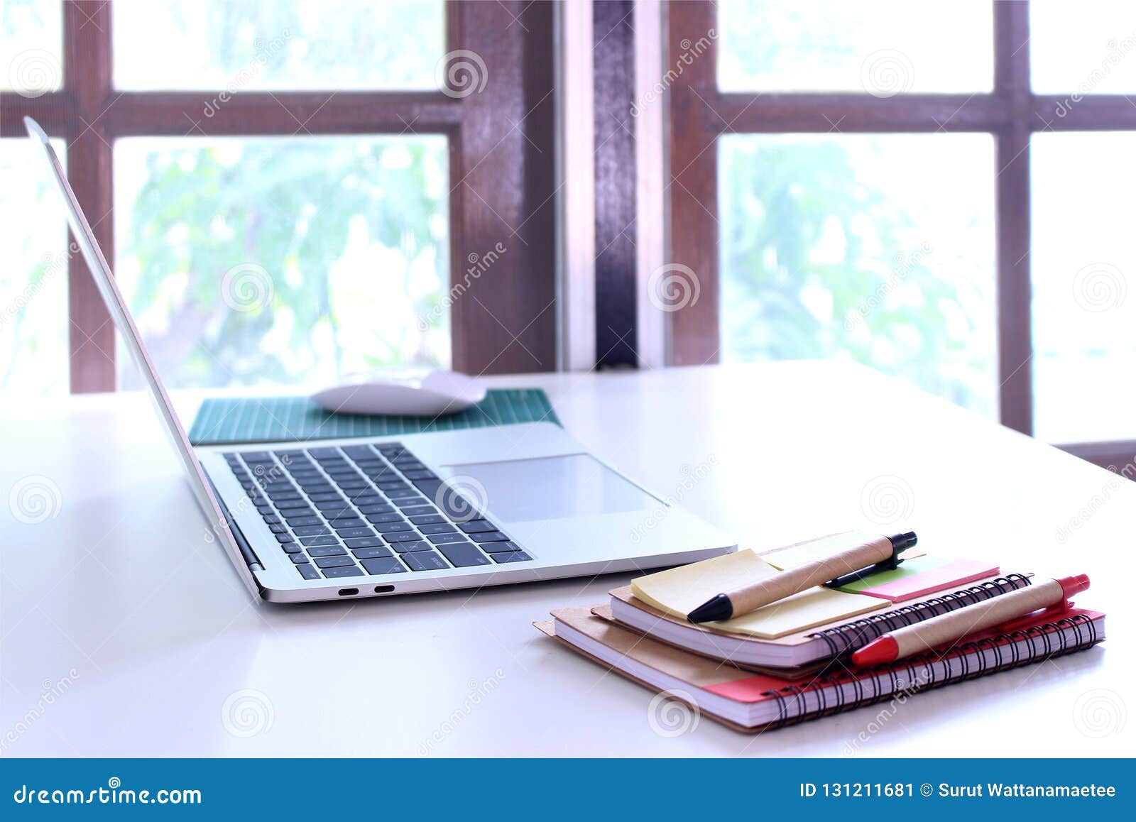 Side View ,office Table Desk. Workspace with Notebook and Mouse O Stock ...