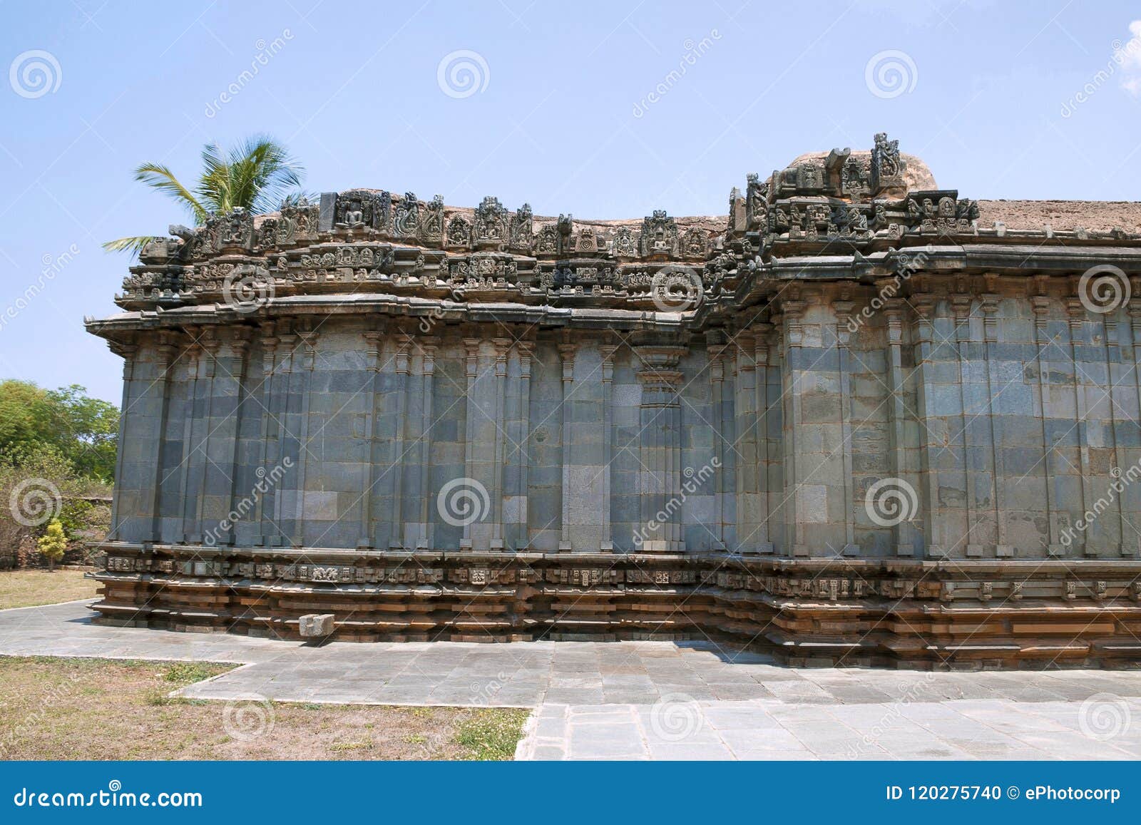 Side View of Parshvanatha Basadi, Basadi Halli Jain Temple Complex ...