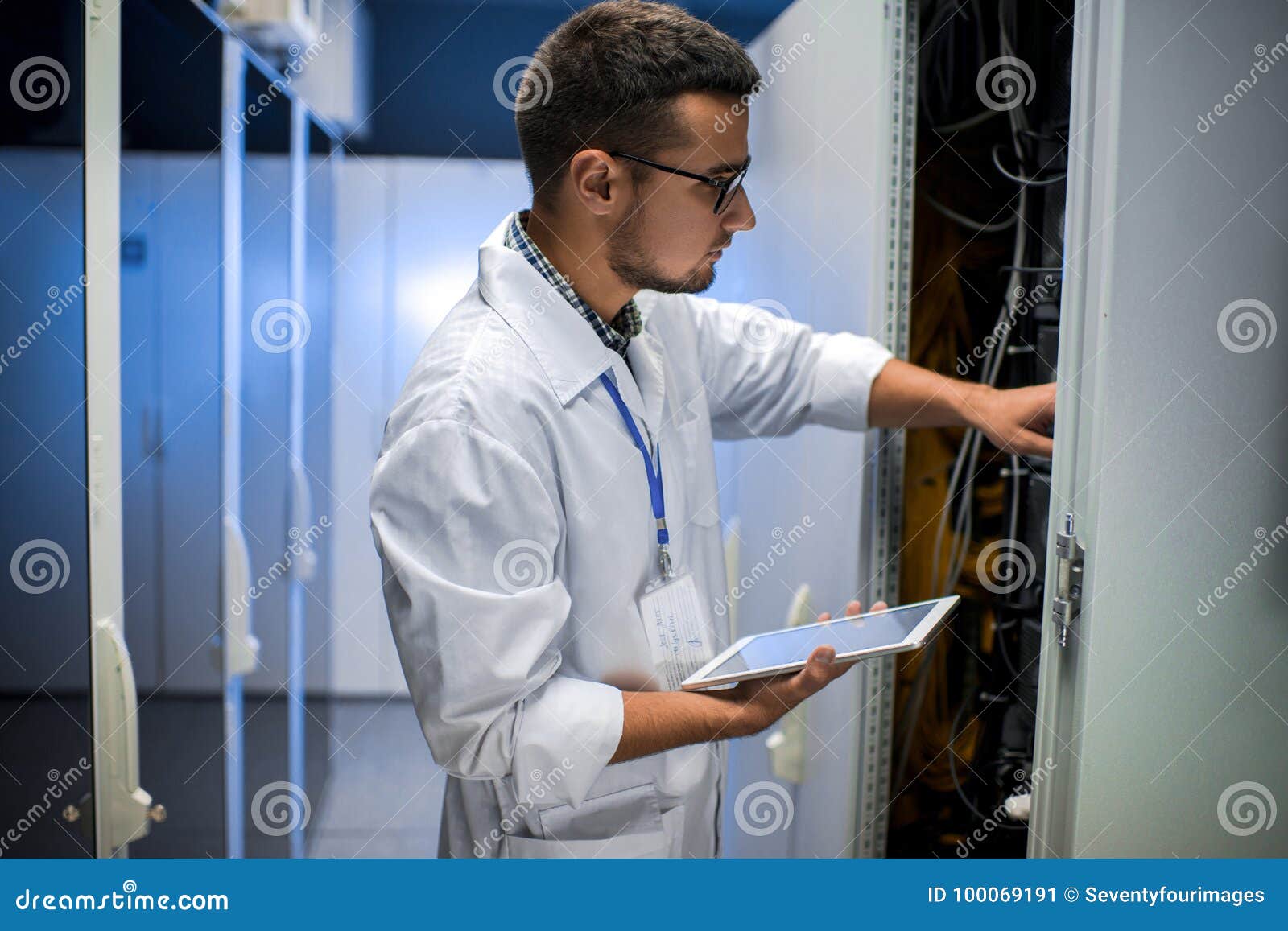 Scientist in Data Center stock image. Image of administrator - 100069191