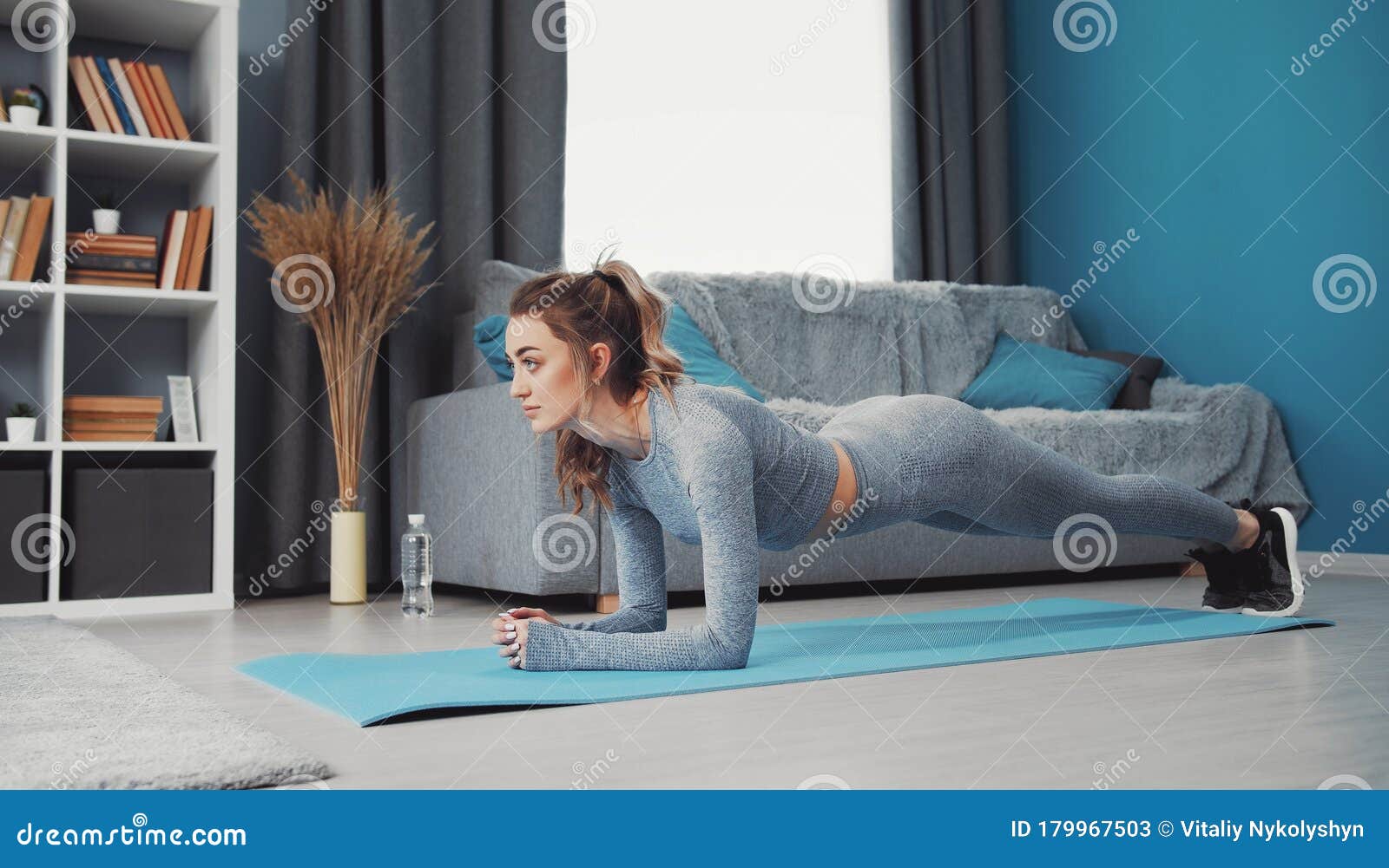 Slim Lady Doing Elbow Plank Stock Image - Image of fitness, floor ...