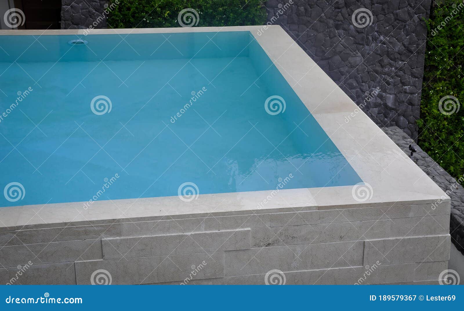 Side view of swimming pool stock image. Image of infinity - 189579367