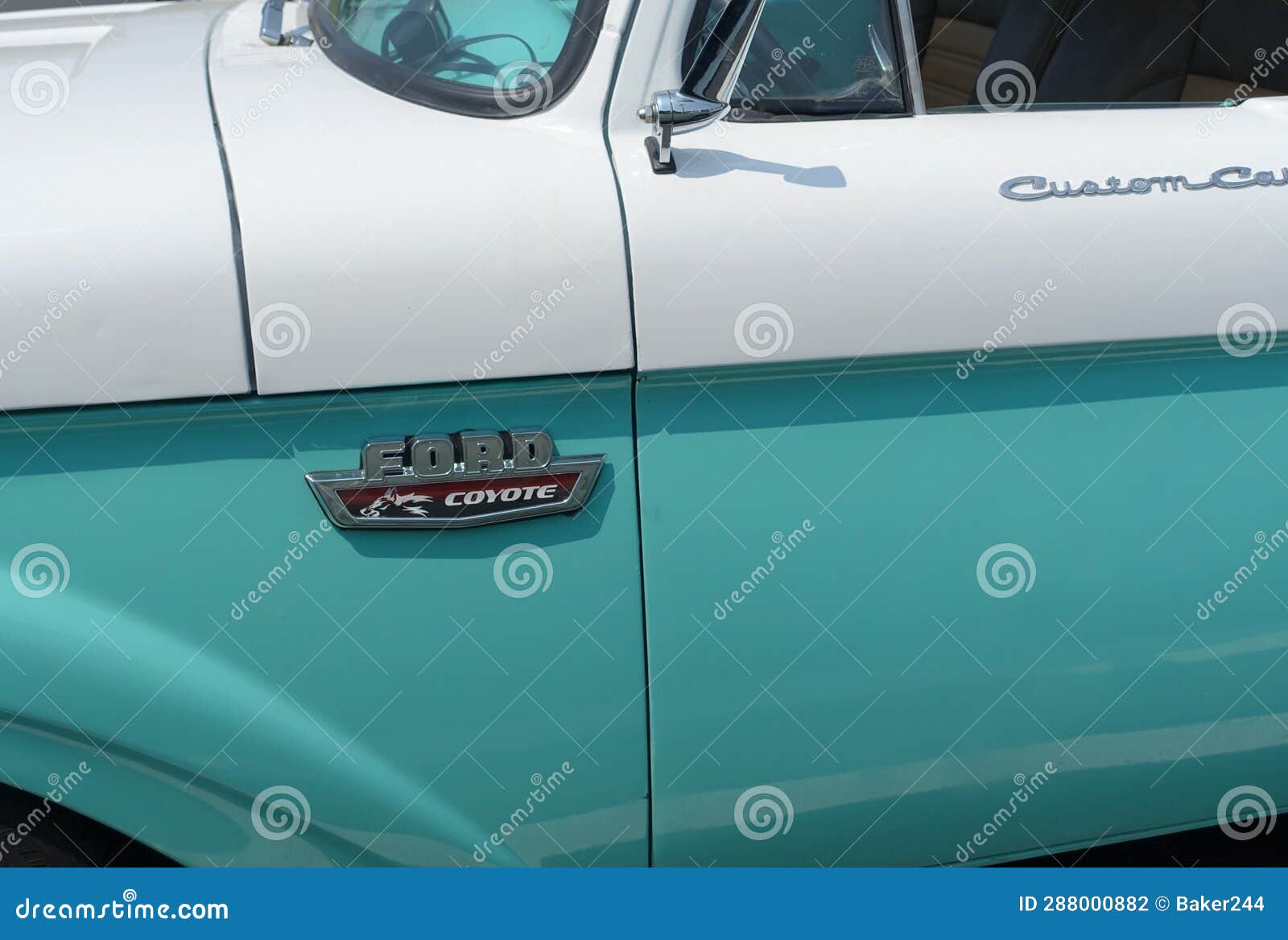Side View 1961 V8 Coyote Ford Custom Cab Editorial Photography - Image ...