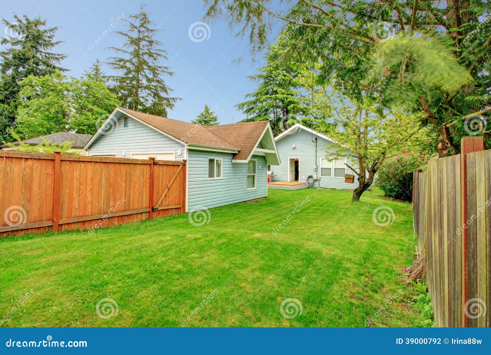 Side yard view stock photo. Image of grass, lawn, exterior - 39000792