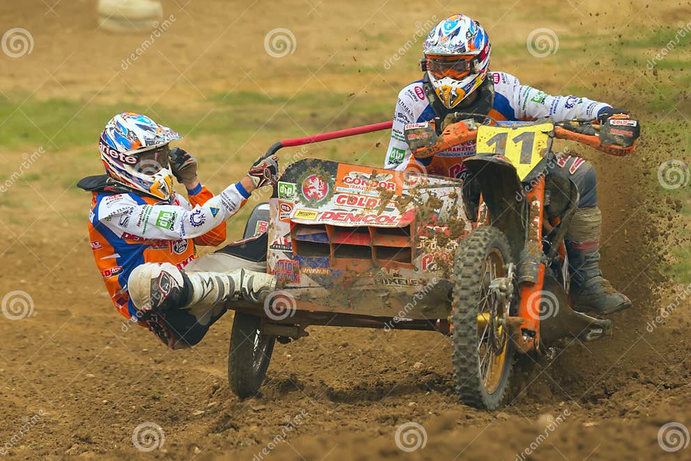 Sidecar Cross Race editorial image. Image of male, race - 20479830