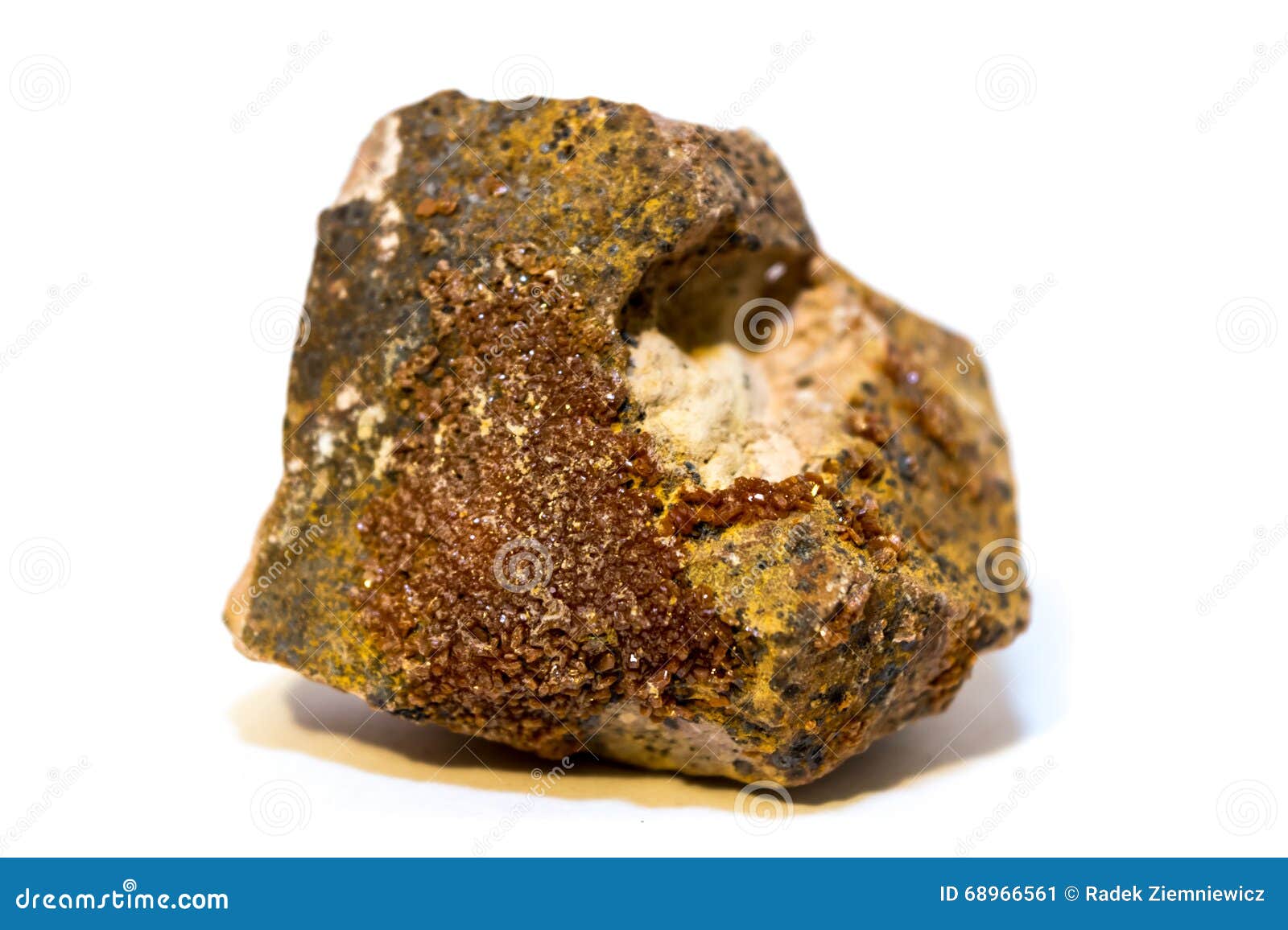 Siderit (Mineral) Auf Weißem Hintergrund Stockbild - Bild von stein ...