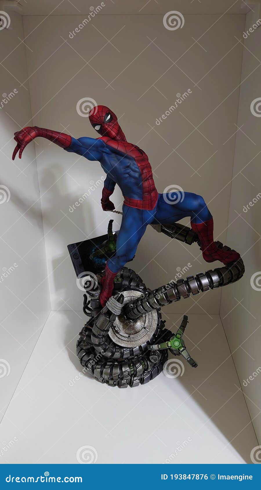 Sideshow Premium Format 1/4 Statues - Marvel Superheroes: Spiderman ...