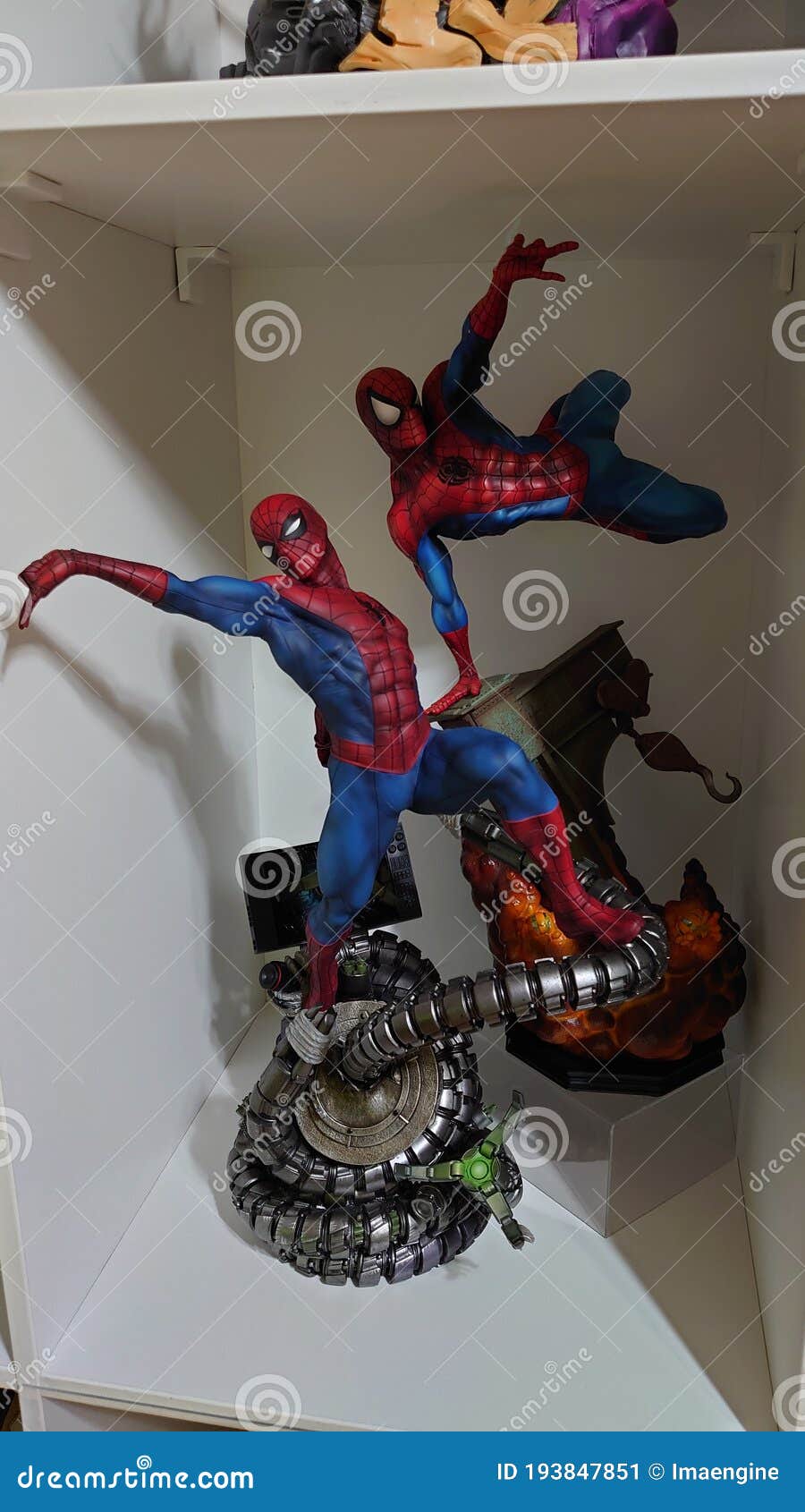 Sideshow Premium Format 1/4 Statues - Marvel Superheroes: Spiderman ...