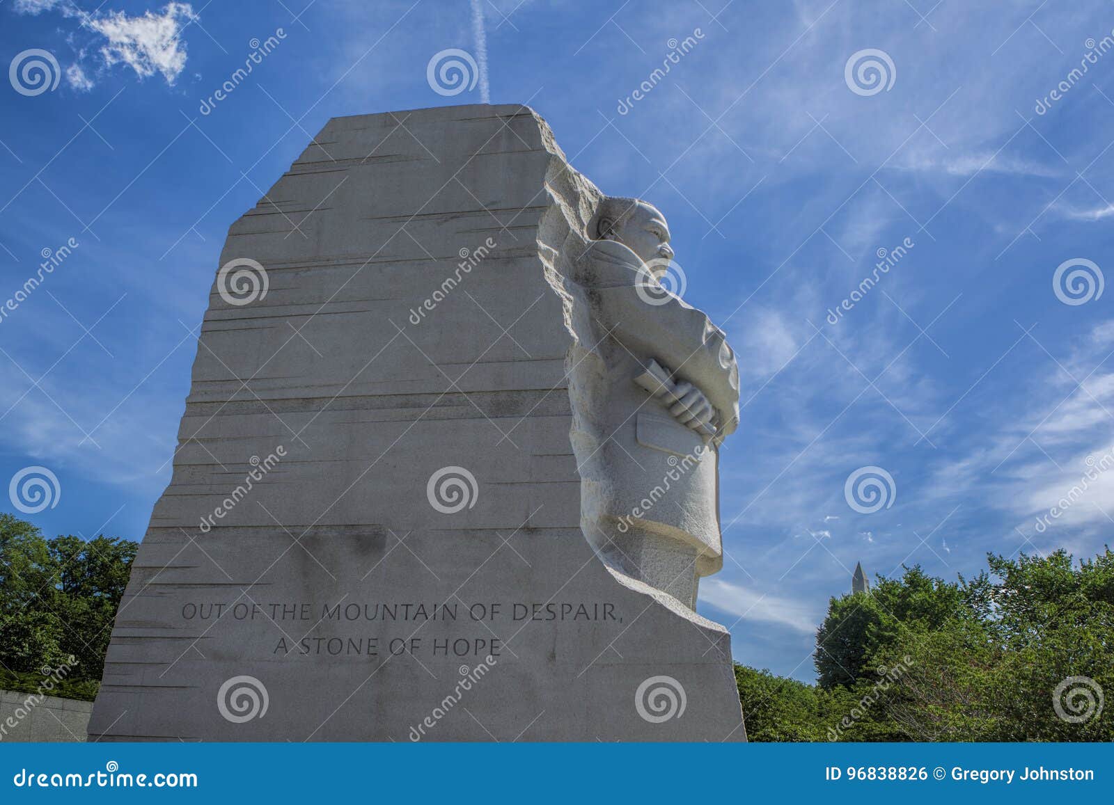 Sideview of MLK statue. editorial photo. Image of american - 96838826