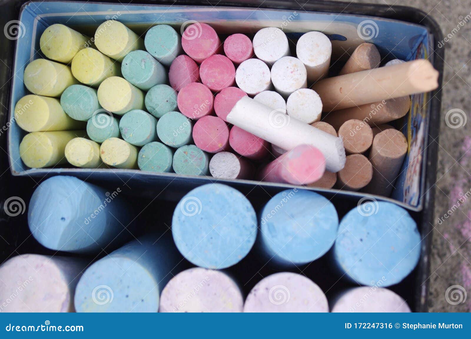 Sidewalk Chalk in Container Stock Photo - Image of full, drawing: 172247316
