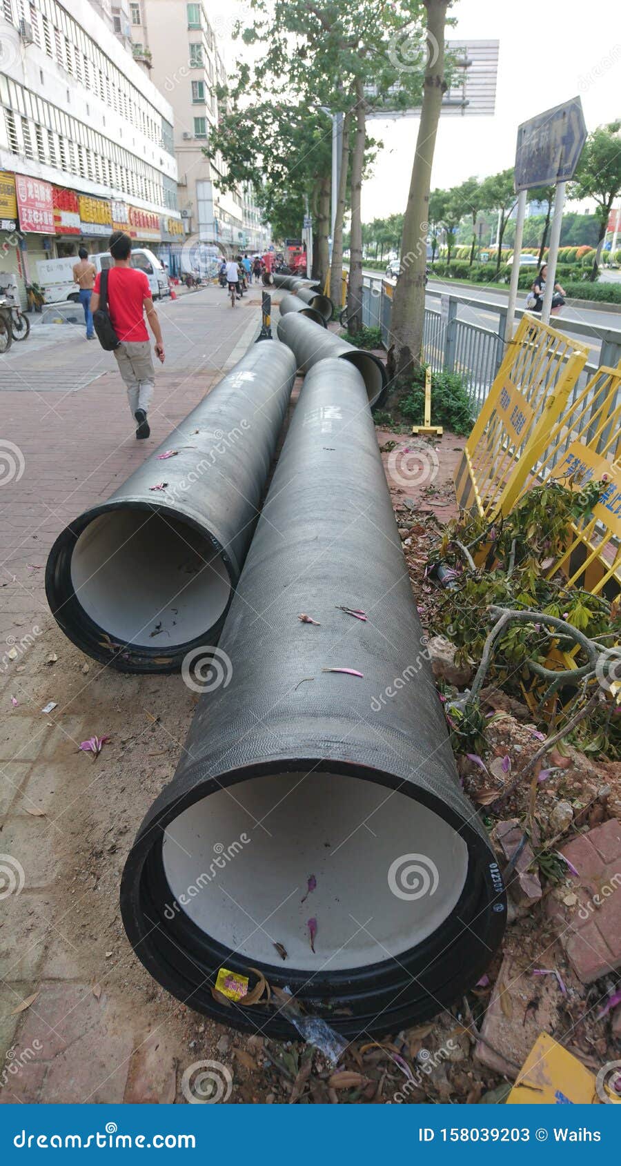 Construction Of The Underground Part Of The House From Concrete Blocks ...