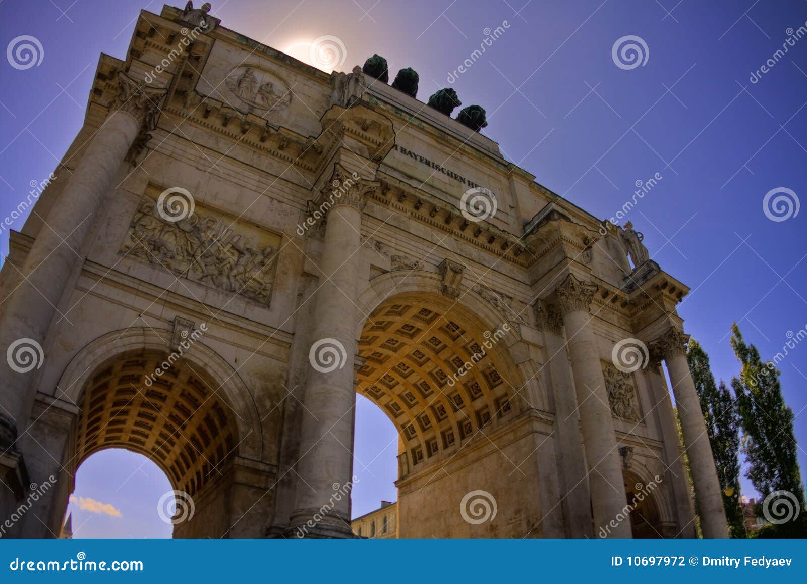 Siegestor (Victory Gate) stock photo. Image of skies - 10697972