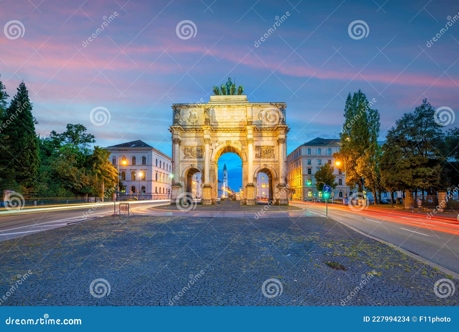 Siegestor Victory Gate Triumphal Arch in Munich, Germany Stock Photo ...