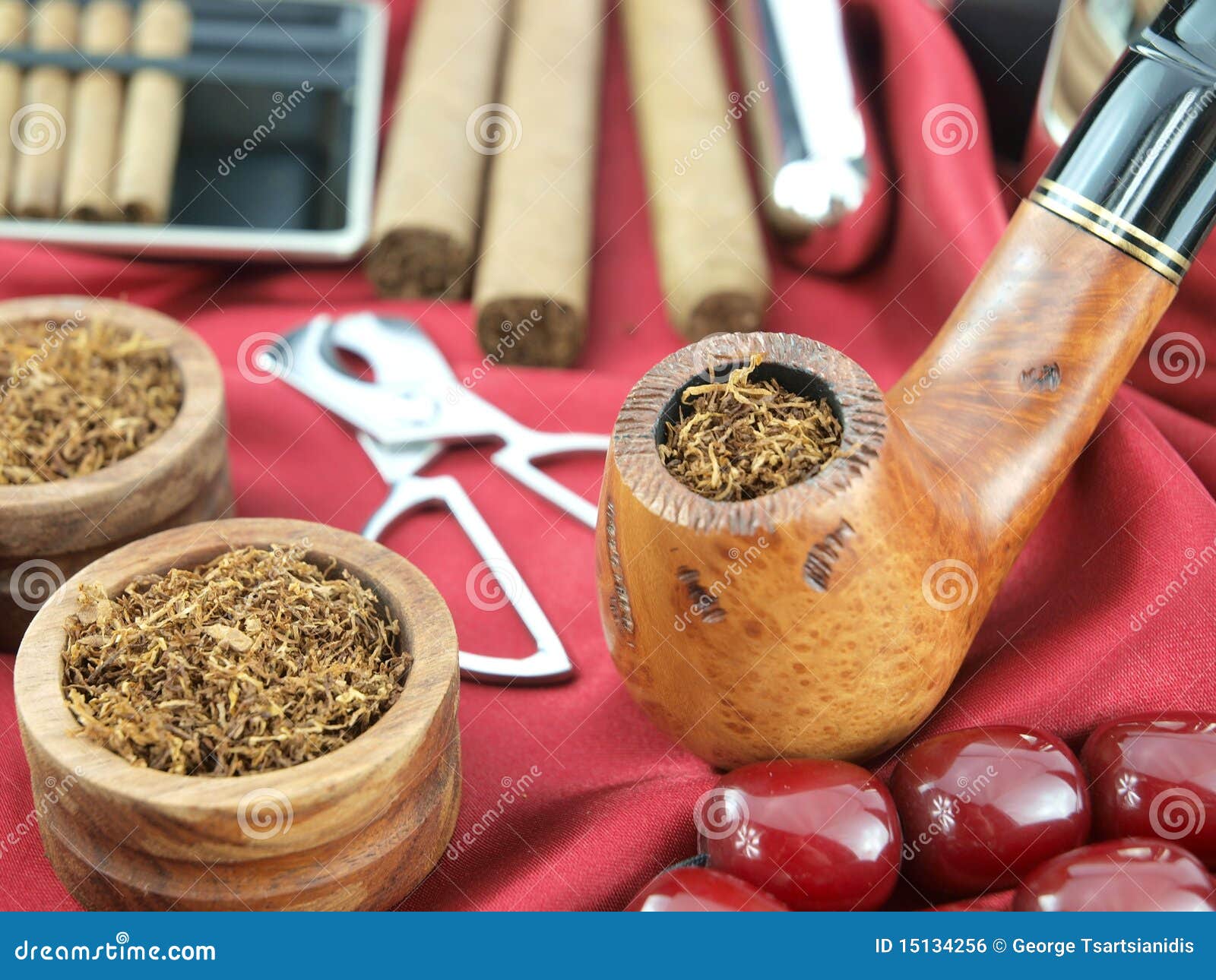 Sigaar stock foto. Image of havanna, tabak, ingrediënt - 15134256