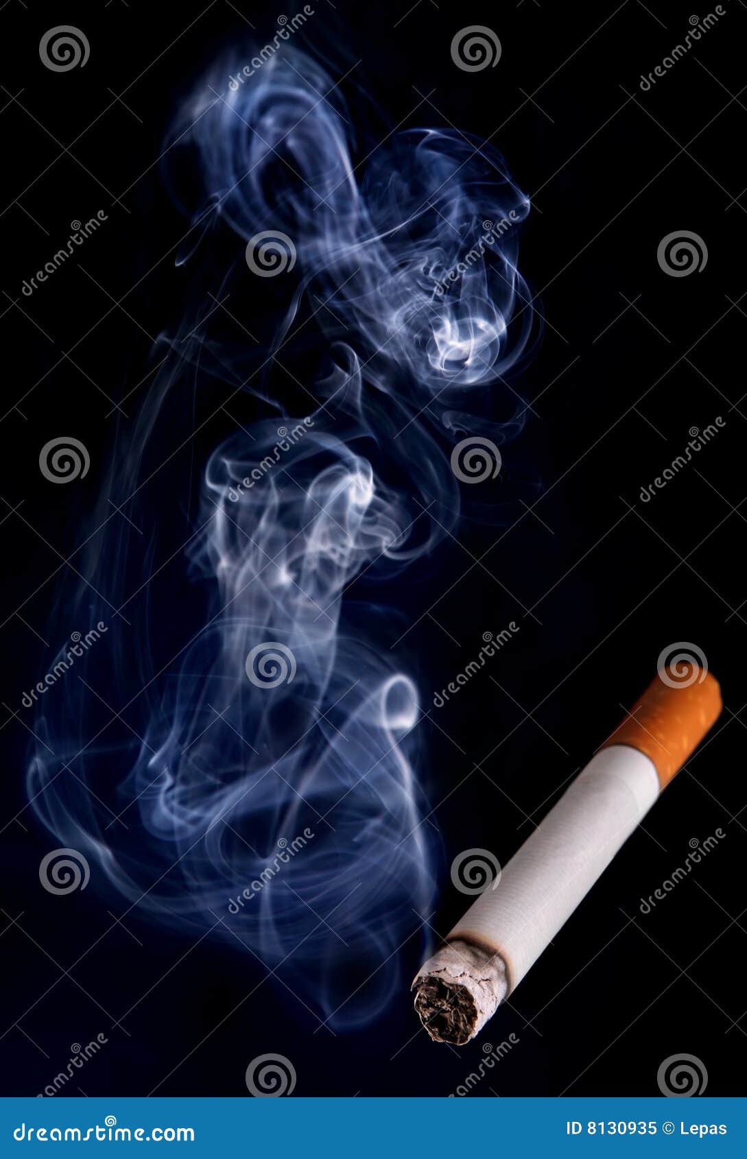 Sigaret en rook stock afbeelding. Image of rook, spanning - 8130935