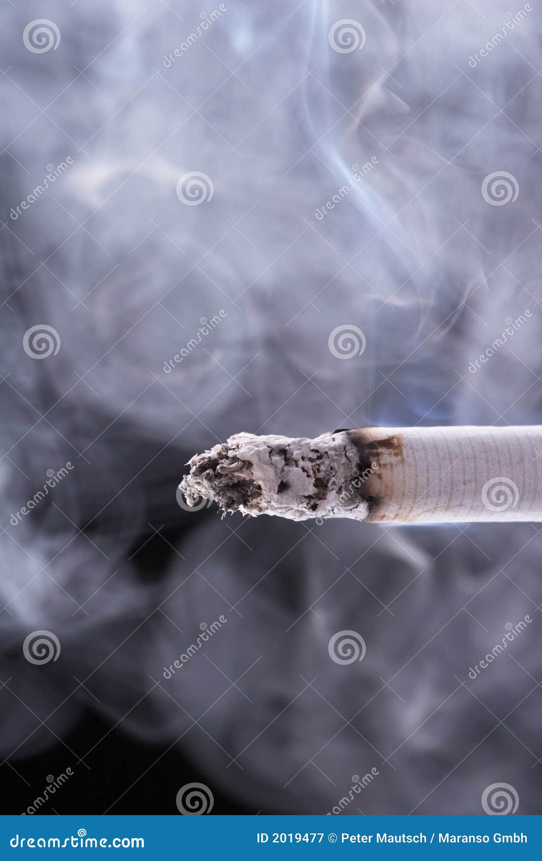 Sigaretta Burning immagine stock. Immagine di droga, vapore - 2019477