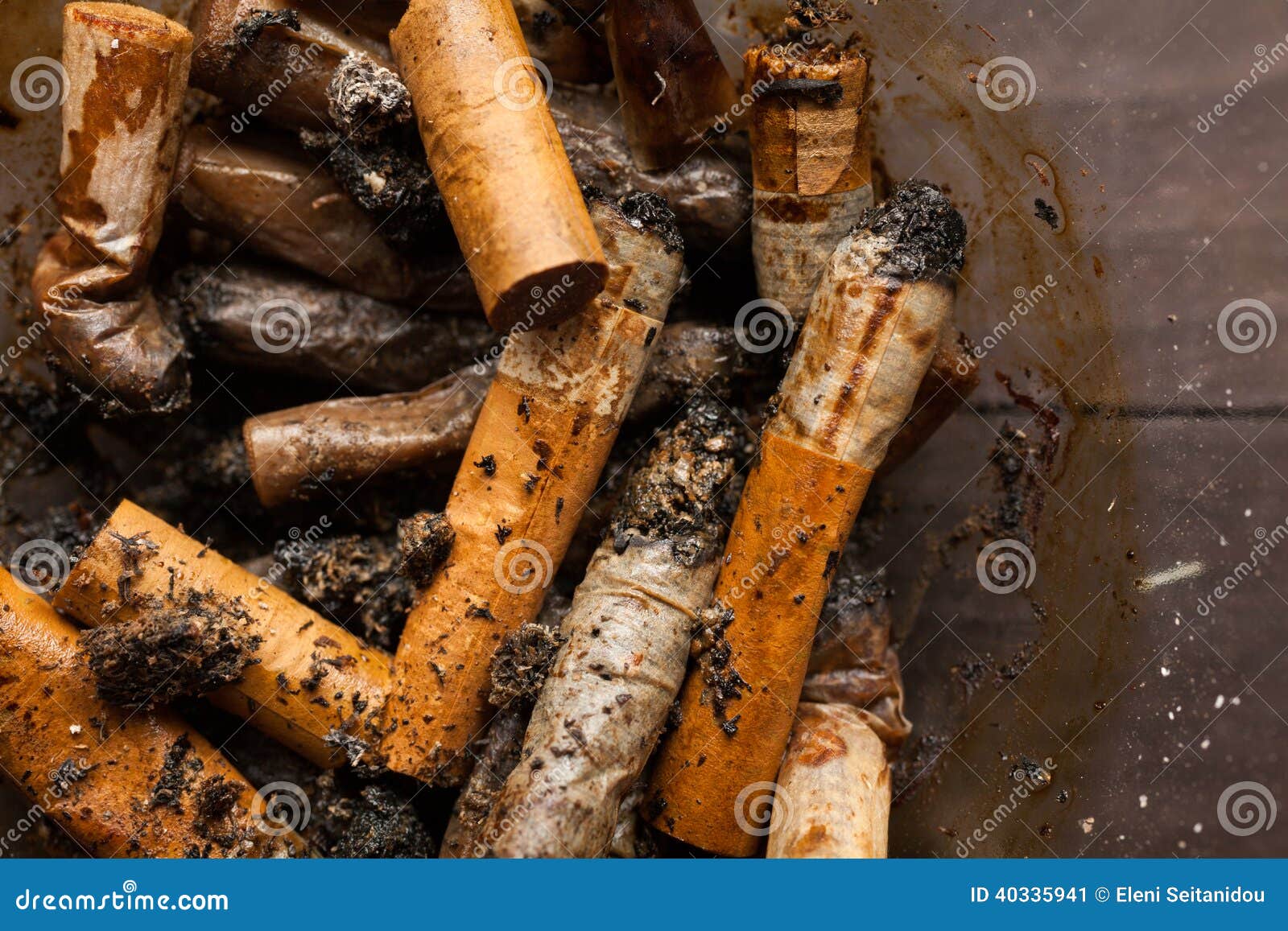 Sigaretuiteinden - Anti-rook Stock Afbeelding - Image of vuil, kwesties ...