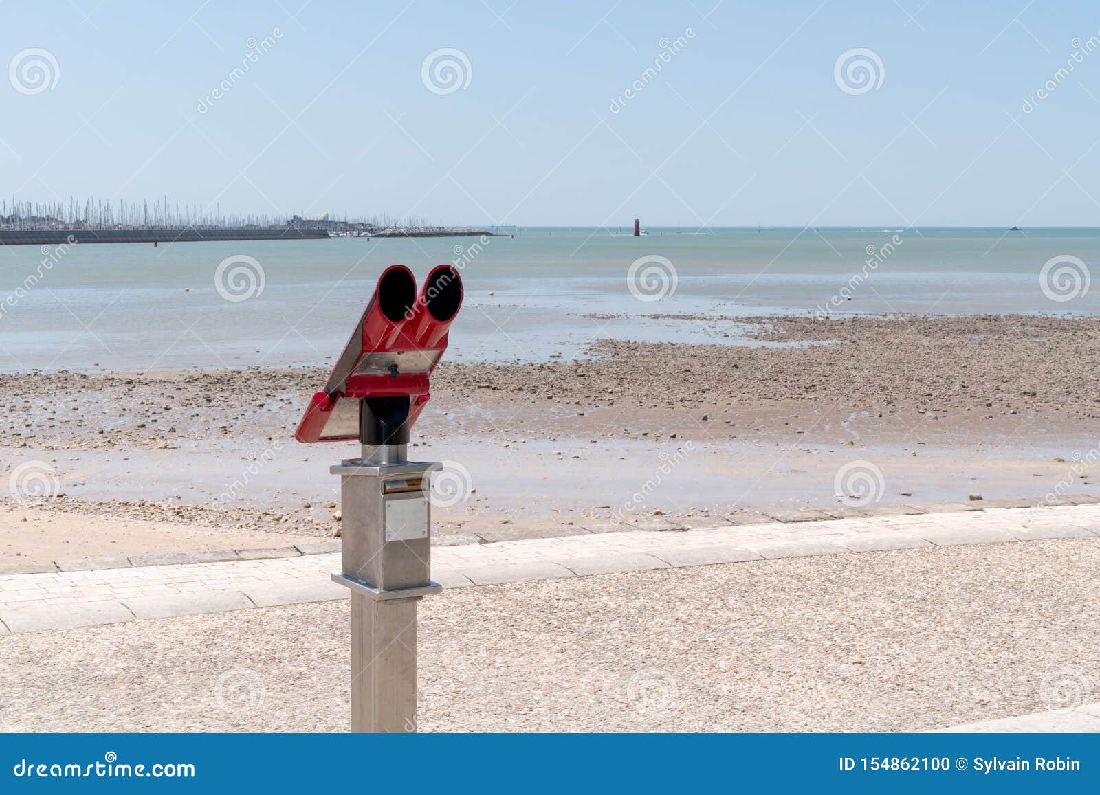 Sightseeing Binoculars Telescope of Tourist on the Beach Stock Photo ...