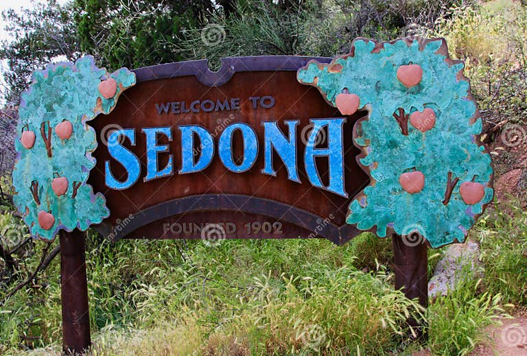 Welcome To Sedona Sign, Sedona AZ Editorial Stock Image - Image of ...