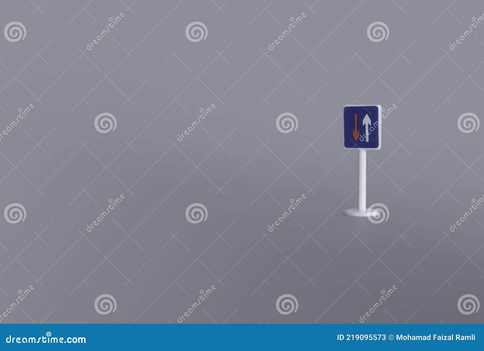 A Sign with Arrow Move Up and Down on Gray Background with Copy Space ...