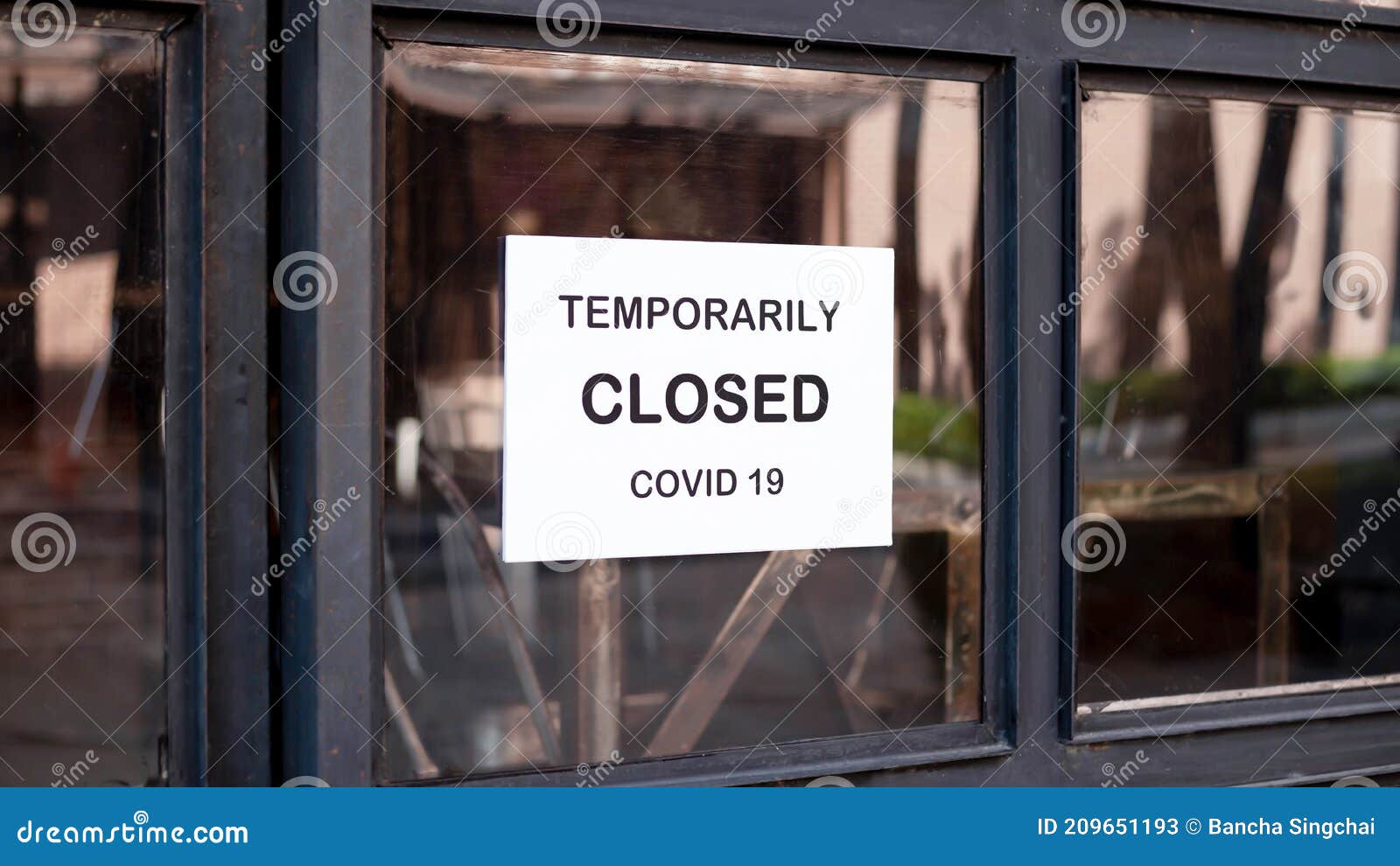 The Sign in Front of the Office is Temporarily Closed. Sign Coronavirus ...